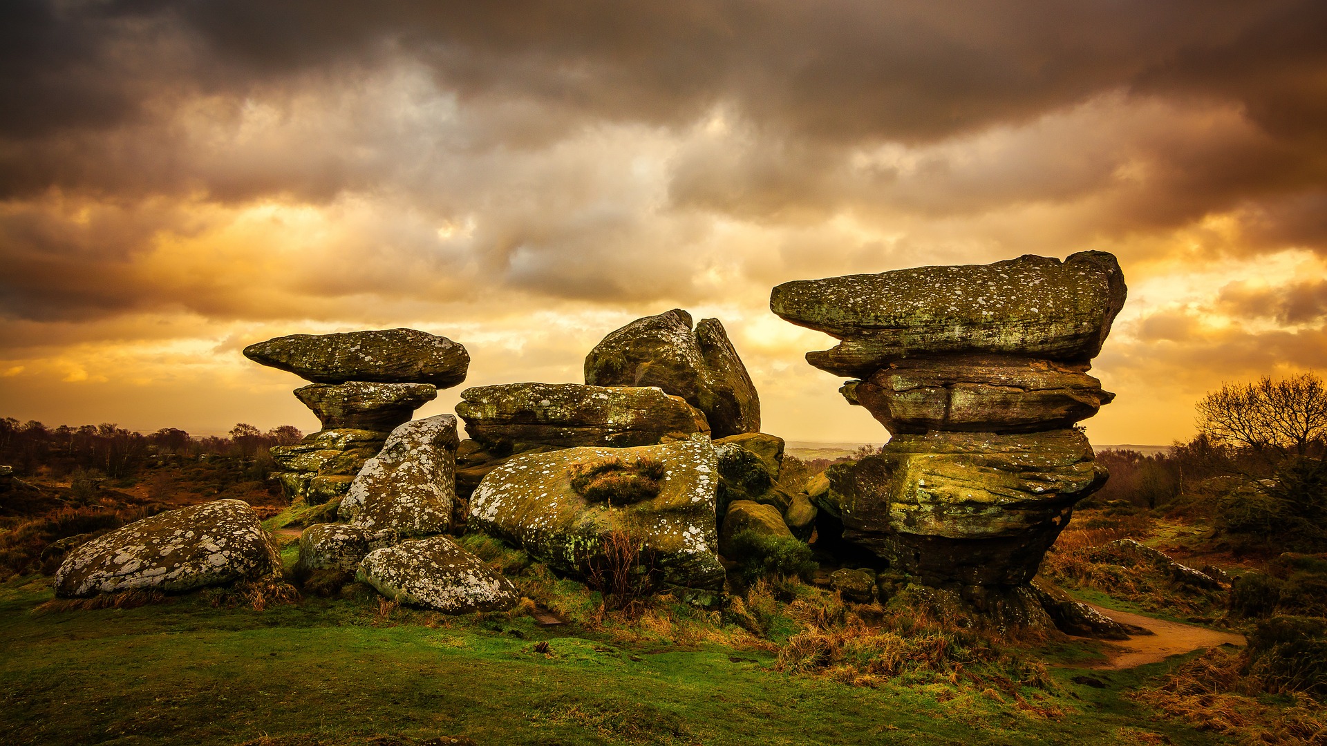 The Most Memorable Gothic Settings - Charlotte Lesemann